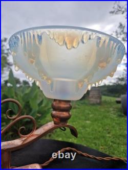 Lampe art deco Lampe double Art Déco Ezan France en verre opalescent et ...